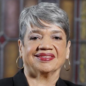 ‘Hidden Figures’ Dr. Darden Inspires During STEM Week – THE BEAR FACTS